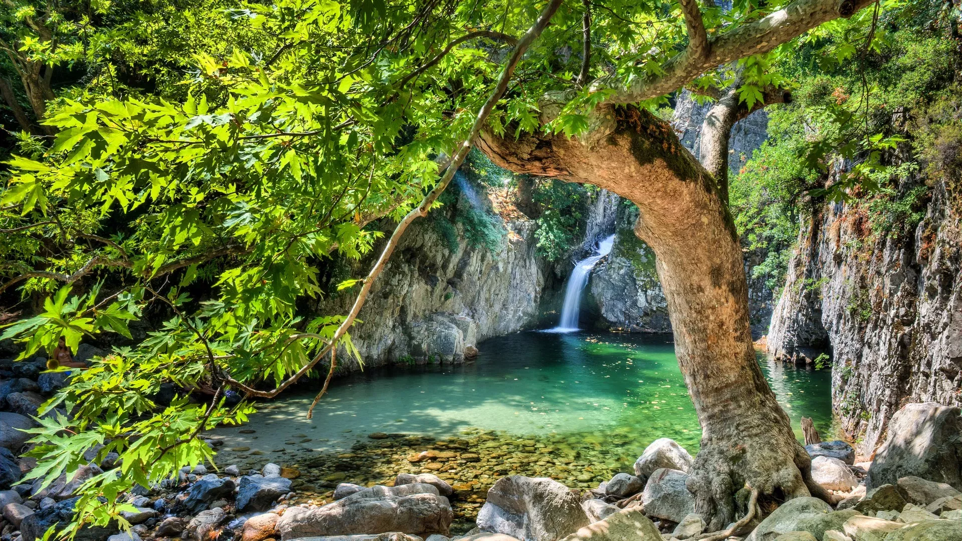 Τα ποτάμια και οι λίμνες στην Ελλάδα για κολύμπι και δροσιά