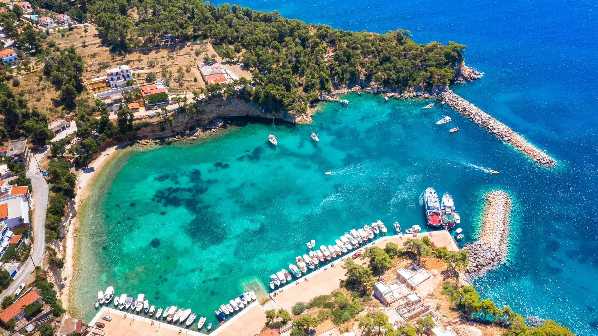 Αλόννησος: Οι ωραιότερες εμπειρίες στο παραδεισένιο νησί των Σποράδων