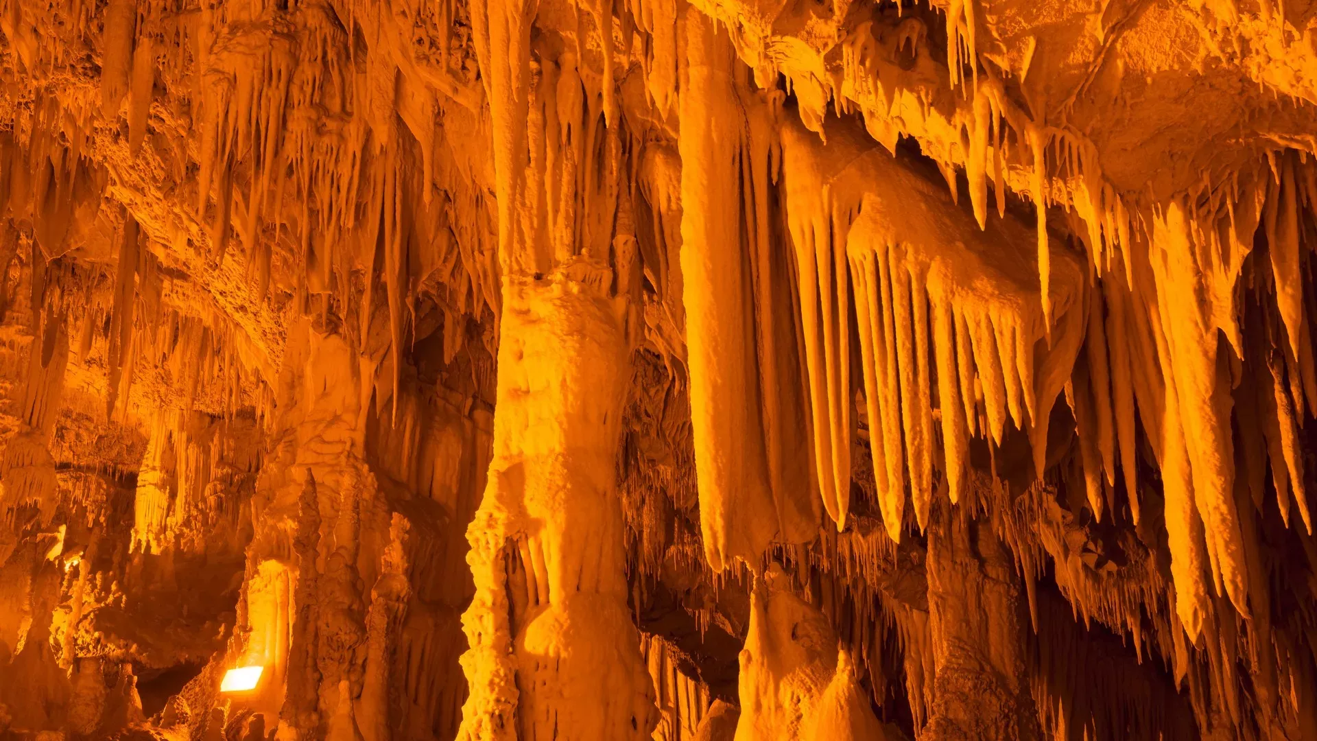 Σπήλαιο Περάματος Ιωαννίνων: Όταν η φύση δημιουργεί τέχνη