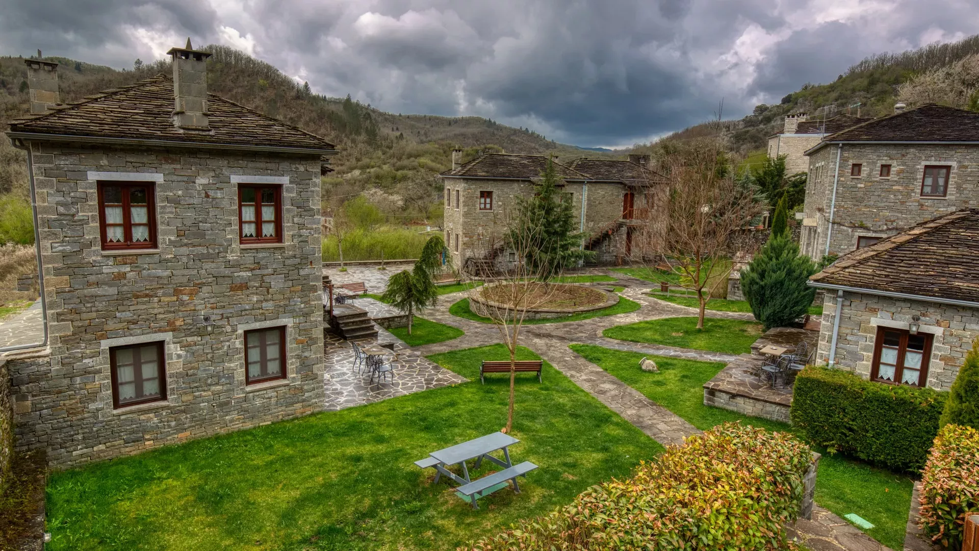 Κήποι Ζαγορίου: Ταξίδι στο χωριό των γεφυριών