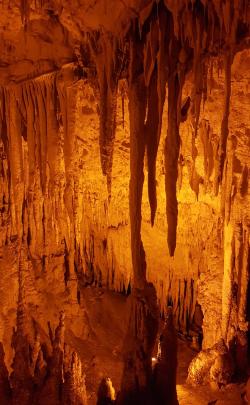 Σπήλαιο Περάματος Ιωαννίνων: Όταν η φύση δημιουργεί τέχνη