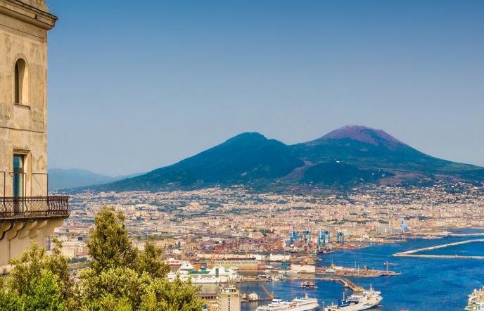 8 λόγοι για να λατρέψεις τη Νάπολη 8 λόγοι για να λατρέψεις τη Νάπολη