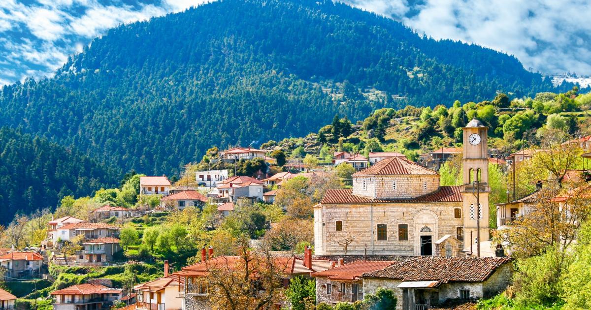 Βαλτεσινίκο Αρκαδίας: Ένα χωριό - μπαλκόνι με θέα στα έλατα