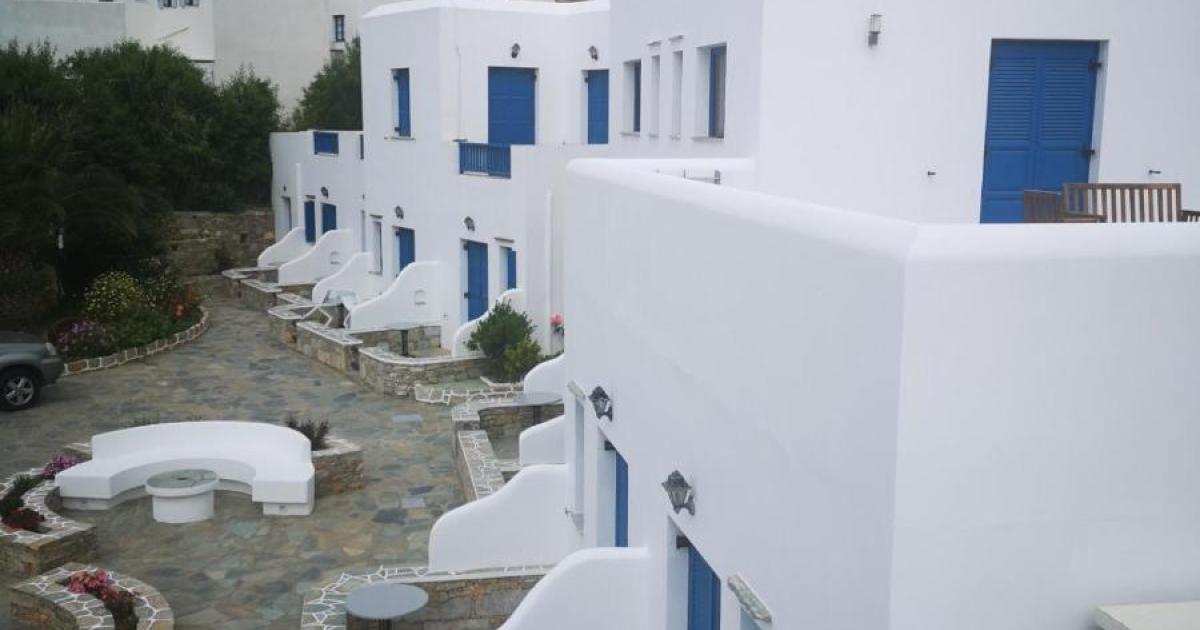 Paraporti Hotel
