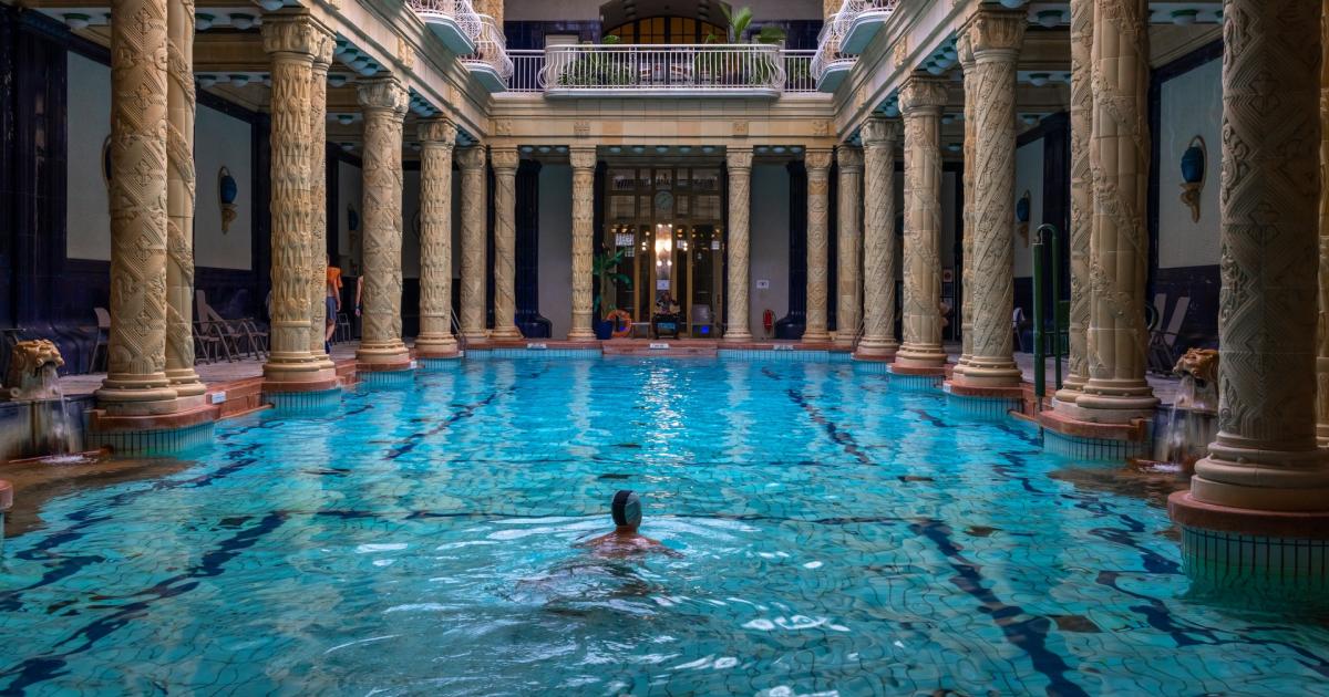 Χαλαρώνοντας στα ιαματικά λουτρά της Βουδαπέστης