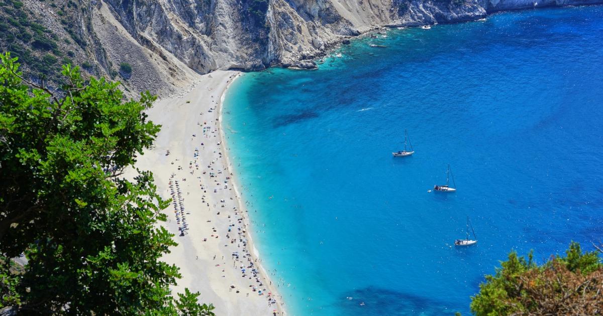 Οι 14 μαγευτικές παραλίες της Ελλάδας που ξεχωρίζει το Lonely Planet