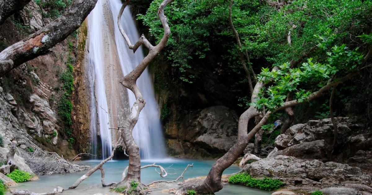 Εντυπωσιακοί καταρράκτες της Ελλάδας που αξίζει να δεις από κοντά (pics)
