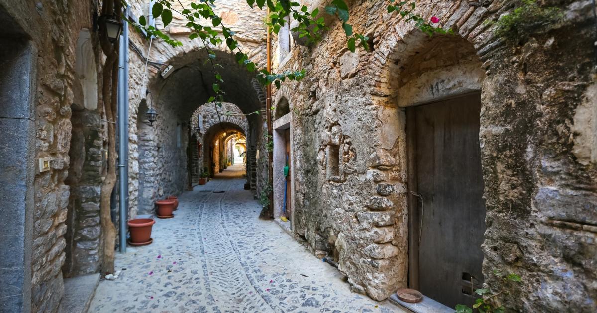 Μαστιχοχώρια: Τα μεσαιωνικά χωριά της Χίου που σε ταξιδεύουν στο χρόνο